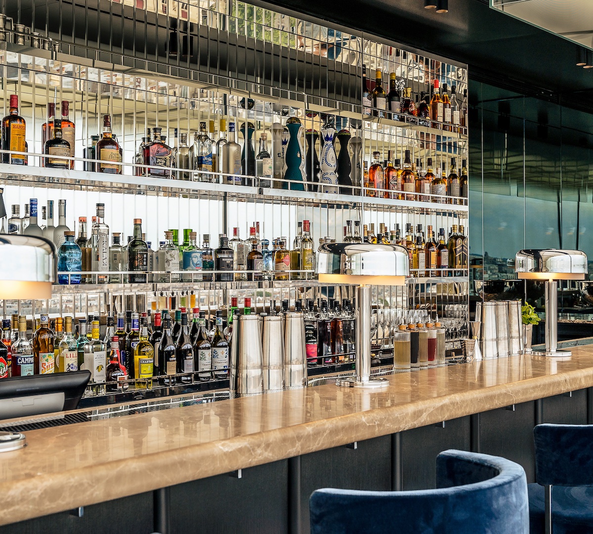 BONNIE, LE NOUVEAU BAR-CLUB-RESTAURANT PERCHÉ DE L’HÔTEL SO/PARIS ...