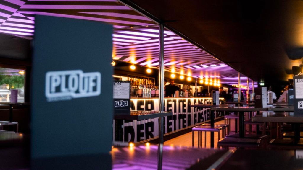 VOGUENT LES FESTIVITÉS SUR LA PÉNICHE LE PLOUF ! (LYON) | BARMAG