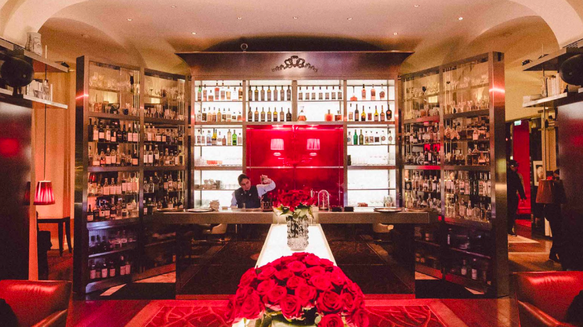 LE RENOUVEAU DU BAR LONG AU ROYAL MONCEAU, RAFFLES PARIS (COMMUNIQUÉ ...